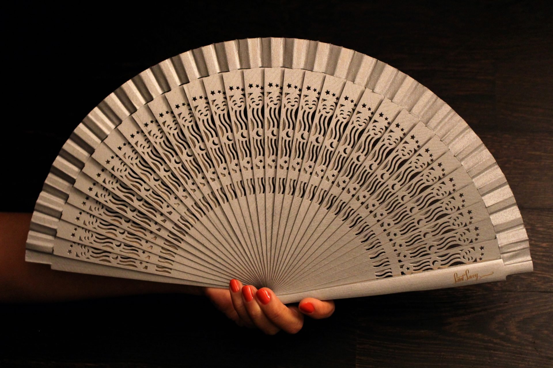 Hand-Fan “MOON” Soft Silver – Saint Savoy