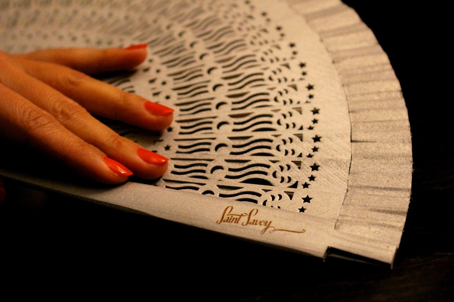 Hand-Fan “MOON” Soft Silver – Saint Savoy